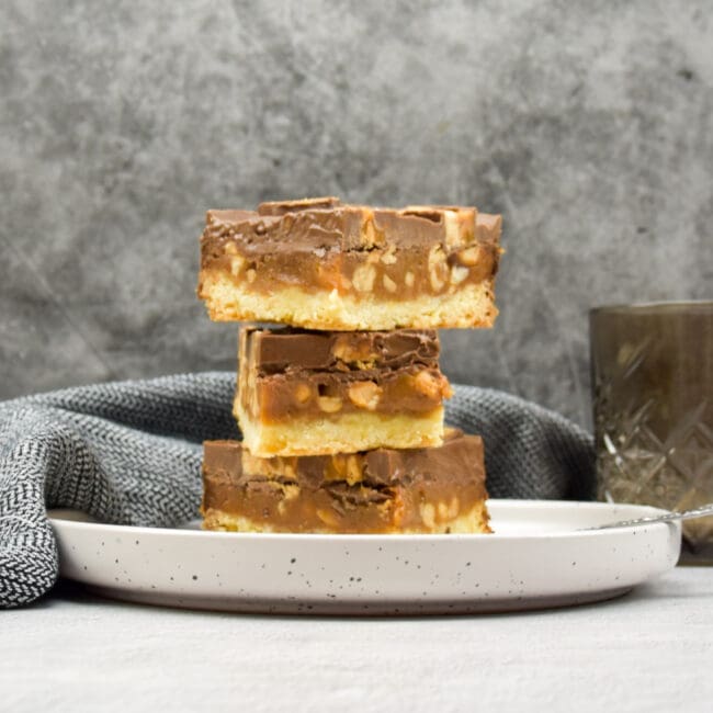 Snickers pindakaas cake - EvieKookt